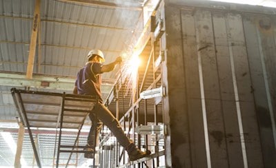 Containment of Welding Dust at Container Factory | Camfil