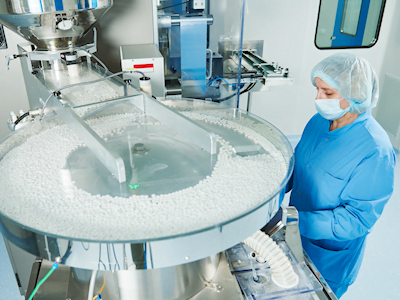 Dust extraction in the pharmaceutical industry | Camfil